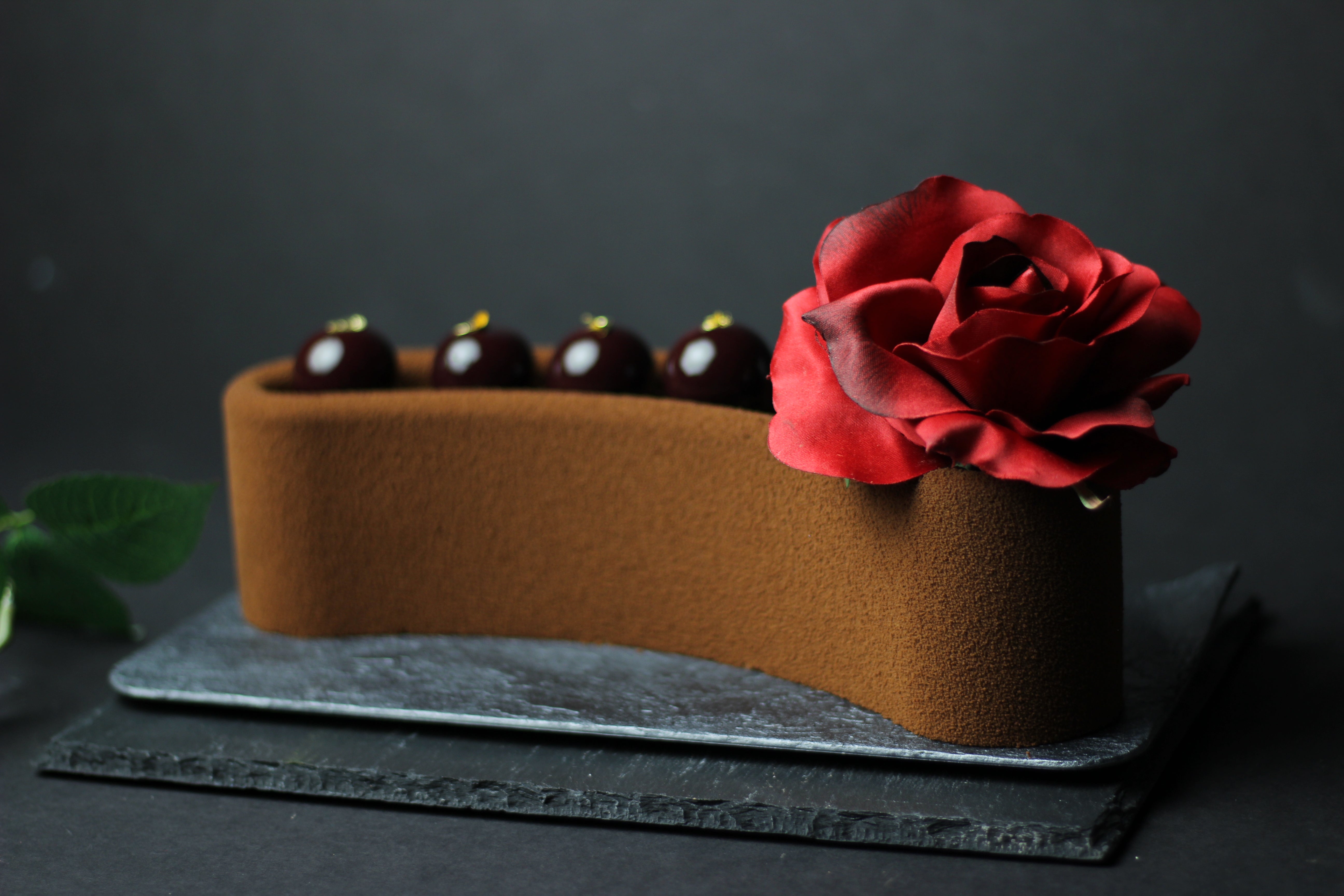 The DUBAI Rose Petal Log - Faux Flower – The Choco Shoppe